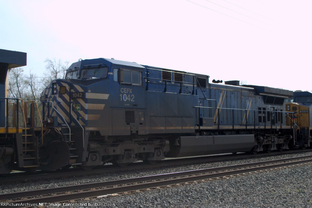 CEFX AC44CW 1042 as the second unit on Q034-18